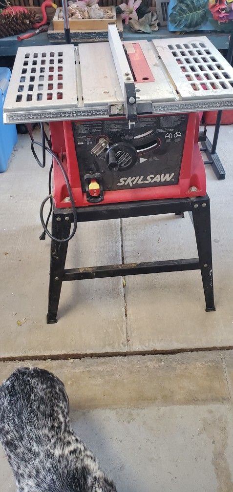 10inch Skill Table Saw for Sale in Henderson, NV - OfferUp