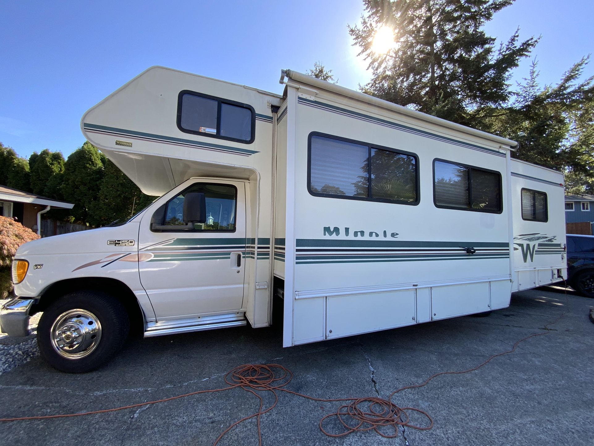 2002 Winnebago Winnie Minnie for Sale in Joint Base Lewis-mcchord, WA ...