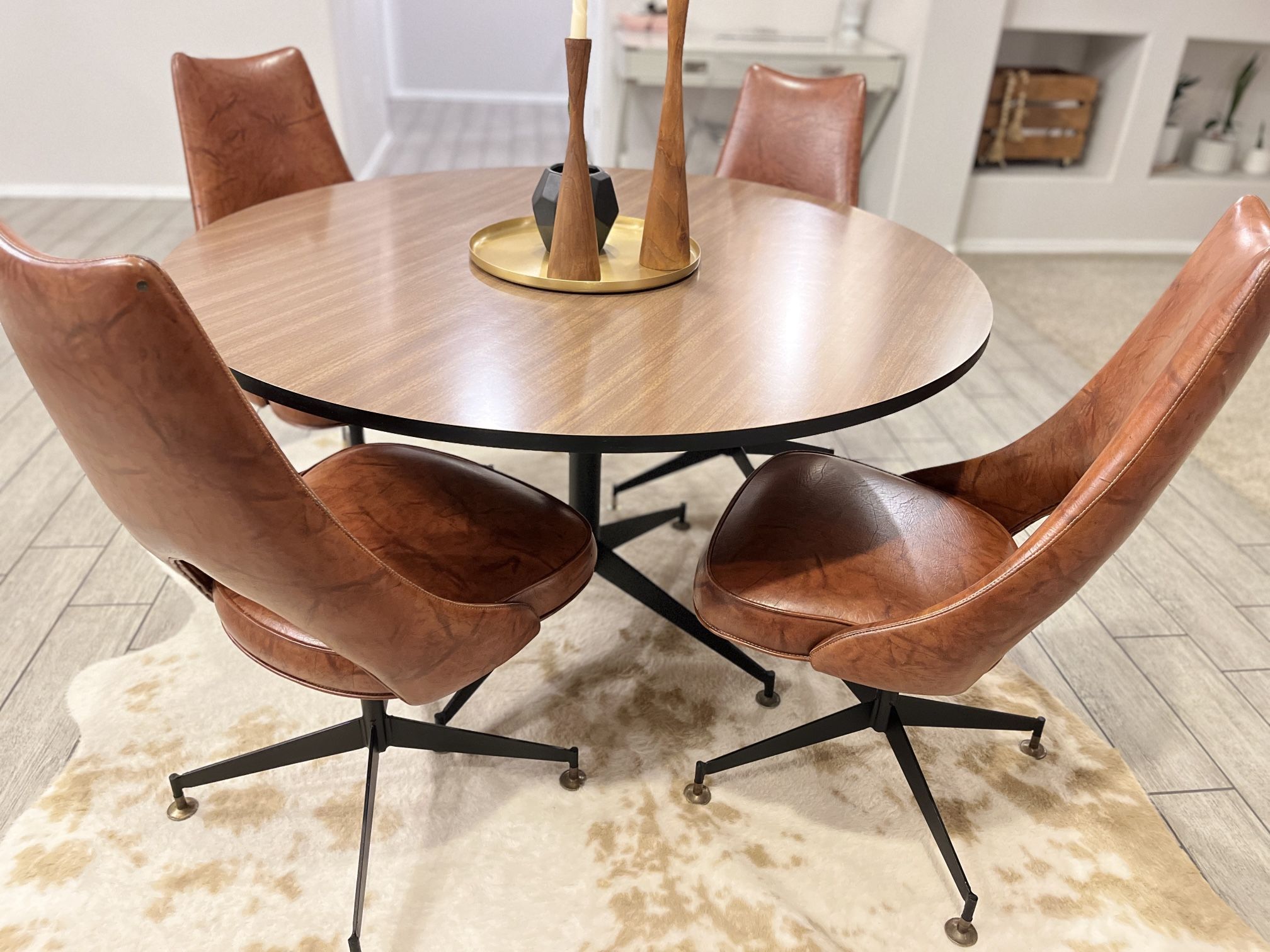 Vintage MCM Pedestal Table With Vinyl Swivel Chairs for Sale in Mesa ...
