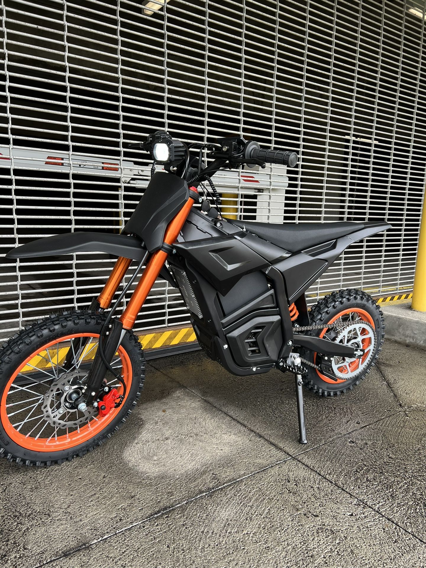 FREE Delivery - Brand New Electric E-Mini Dirt Bike, Chain Driven ...