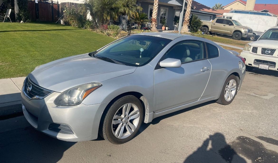 2012 Nissan Altima Coupe for Sale in Bakersfield, CA - OfferUp