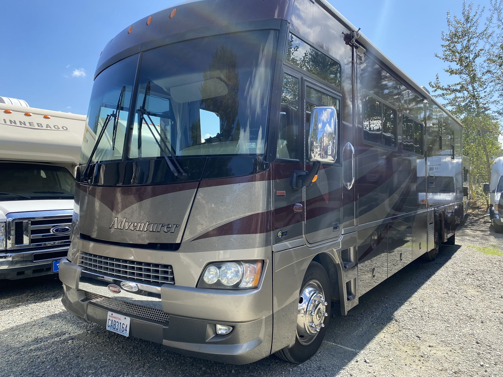 2005 Winnebago Adventurer 35ft Class A Motorhome for Sale in Edgewood ...