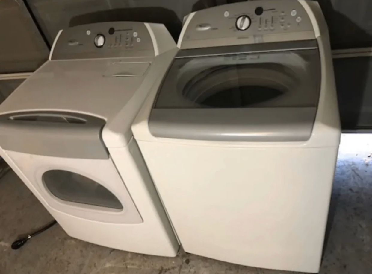 WHIRLPOOL CABRIO XL WASHER AND DRYER SET !!! ELECTRIC for Sale in ...
