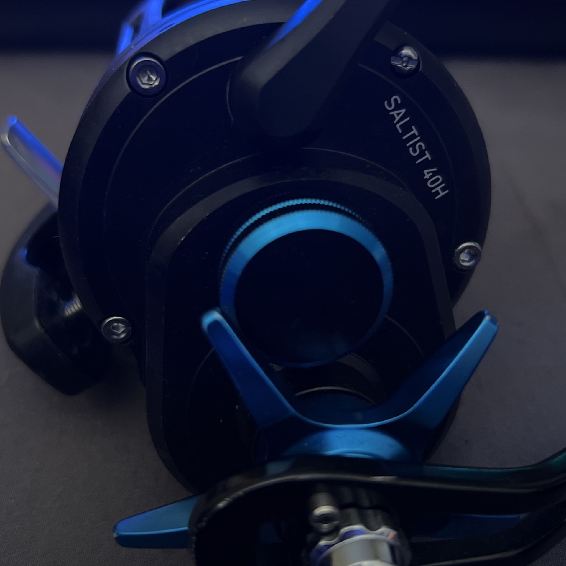 Daiwa Saltist 40H for Sale in Los Angeles, CA - OfferUp