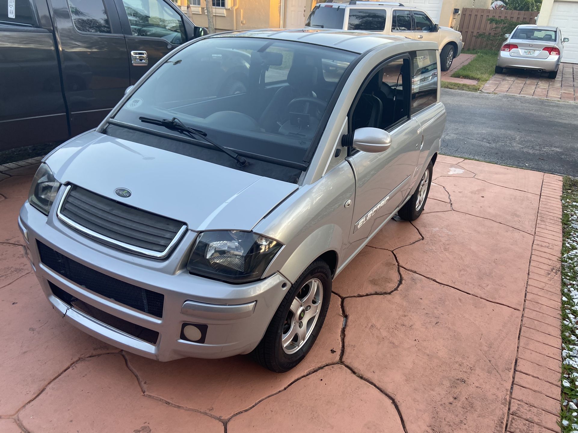 2007 zenn electric car zenn for Sale in Miami, FL - OfferUp