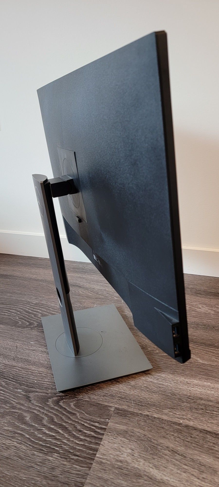 27" Dell P2719H monitors. FHD 1920x1080 for Sale in Alameda, CA - OfferUp