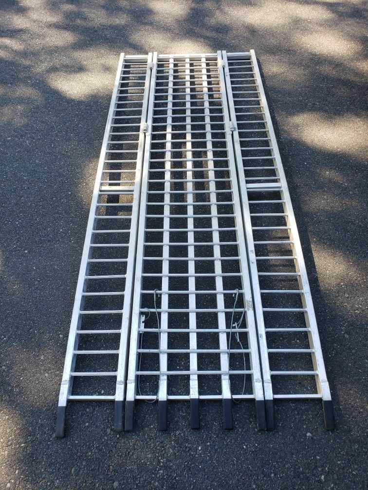 Oxlite heavy duty aluminum trifold ramp for Sale in Kenmore, WA - OfferUp
