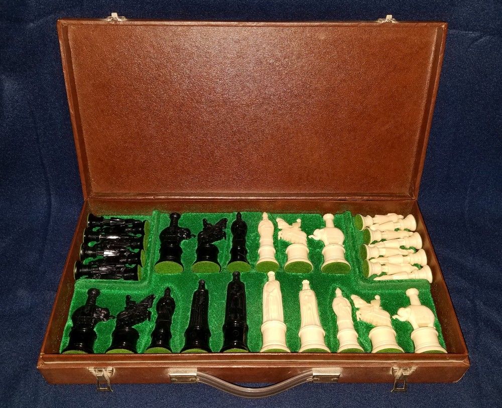 Vintage Kingsway Florentine Chess Set for Sale in Bremerton, WA - OfferUp