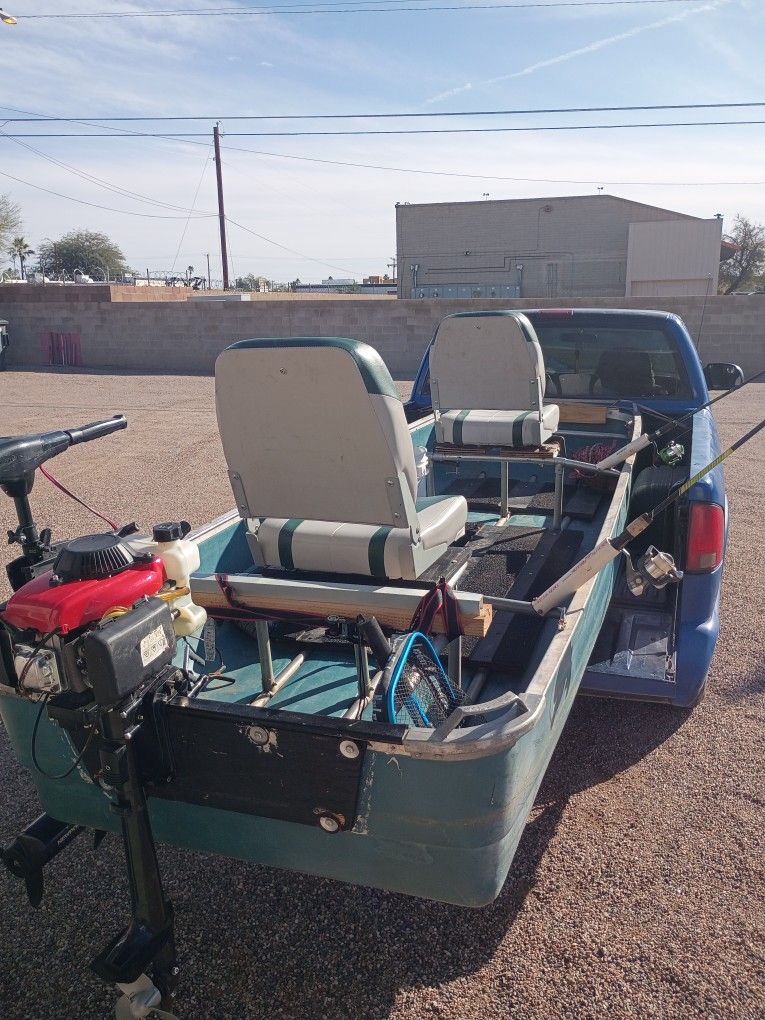 12 Foot Colman Crawdad Boat. for Sale in Mesa, AZ - OfferUp