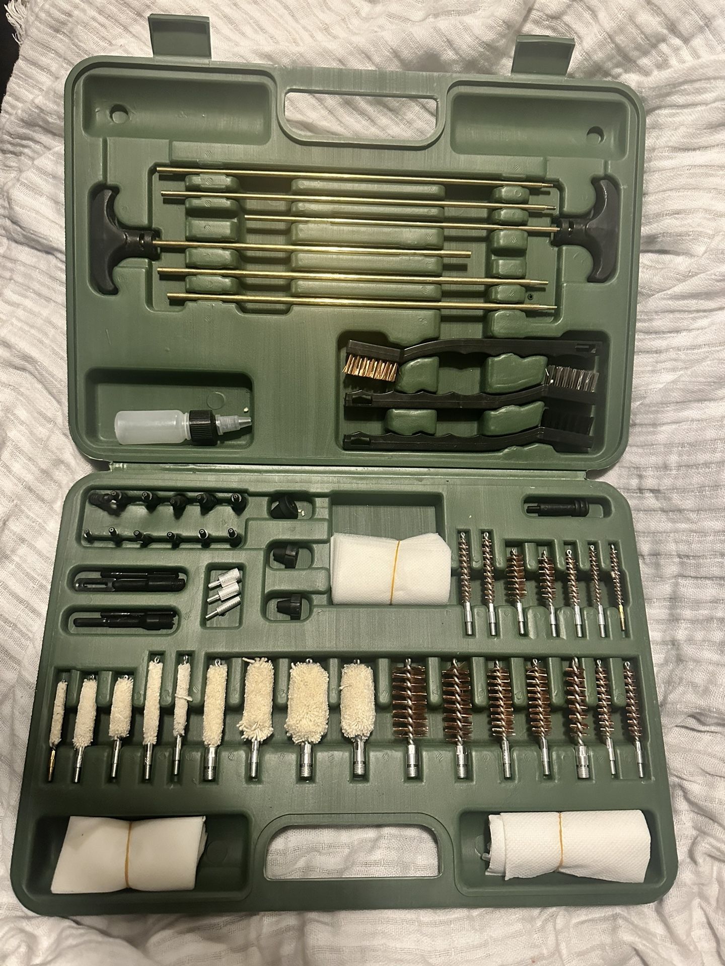 Universal Fire Arm Cleaning Kit for Sale in Miami, FL - OfferUp