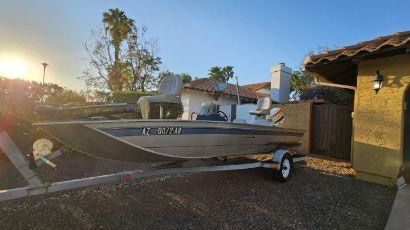 17ft aluminum Spectrum fishing boat for Sale in Scottsdale, AZ - OfferUp
