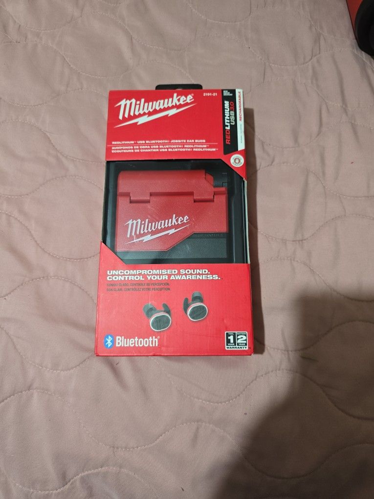 Milwaukee USB Bluetooth Jobsite Earbuds for Sale in Crystal City, CA ...