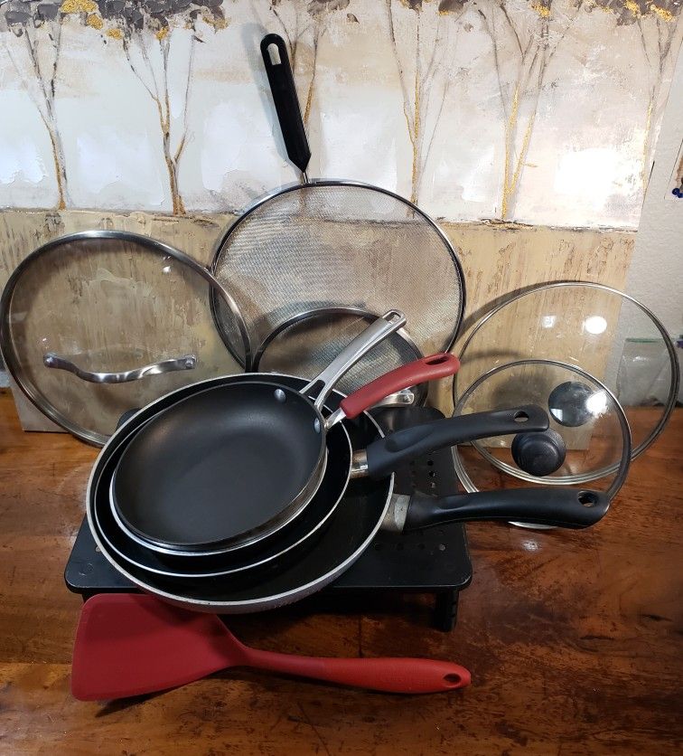 Frying Pan Cooking Set! Four Frying Pans In Variety Of Sizes & Brands ...