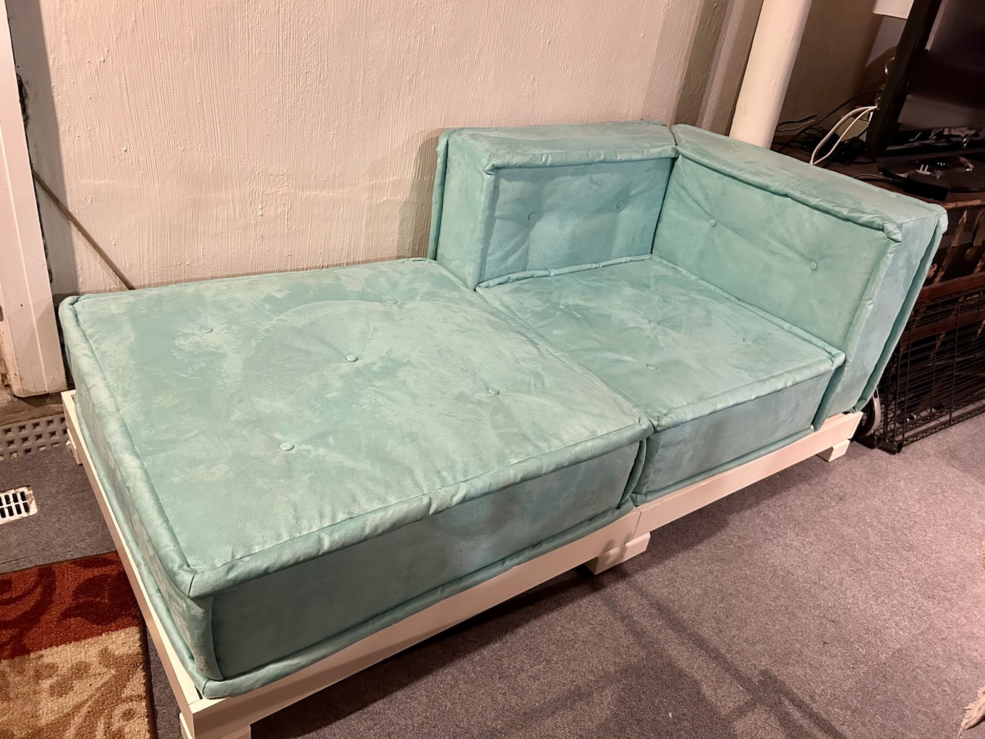 Pottery Barn Cozy Louge Set for Sale in Oradell, NJ - OfferUp