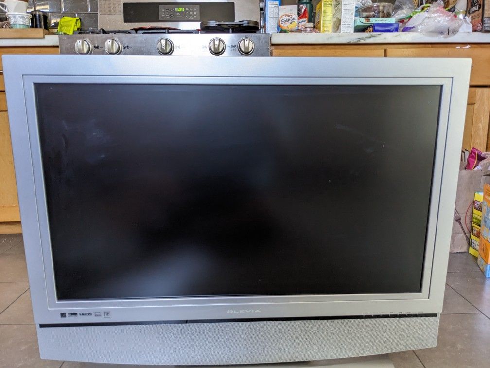Olevia 337 37 Inch LCD Display for Sale in San Diego, CA - OfferUp