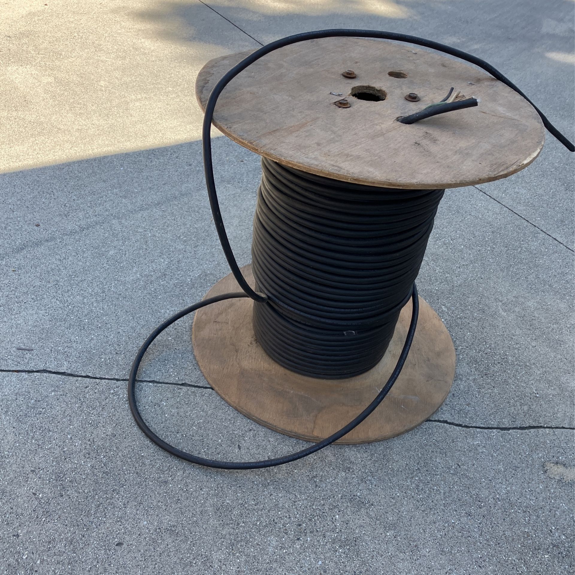 3 Conductor/ #16 Cable 300v. for Sale in Montclair, CA - OfferUp