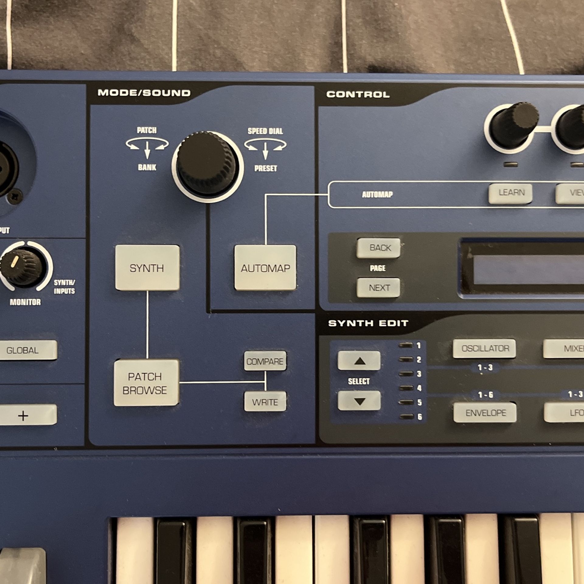 Novation Ultranova