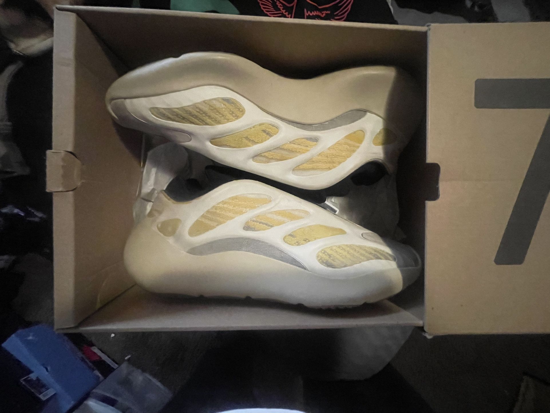 Yeezy 700 V3 Sunflower for Sale in Sacramento, CA - OfferUp
