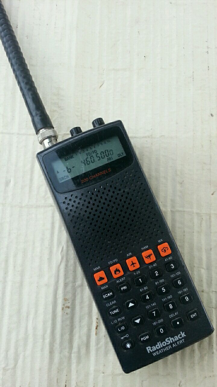 Radio Shack Pro 82 200ch Scanner - Police Fire Weather Aircraft for ...