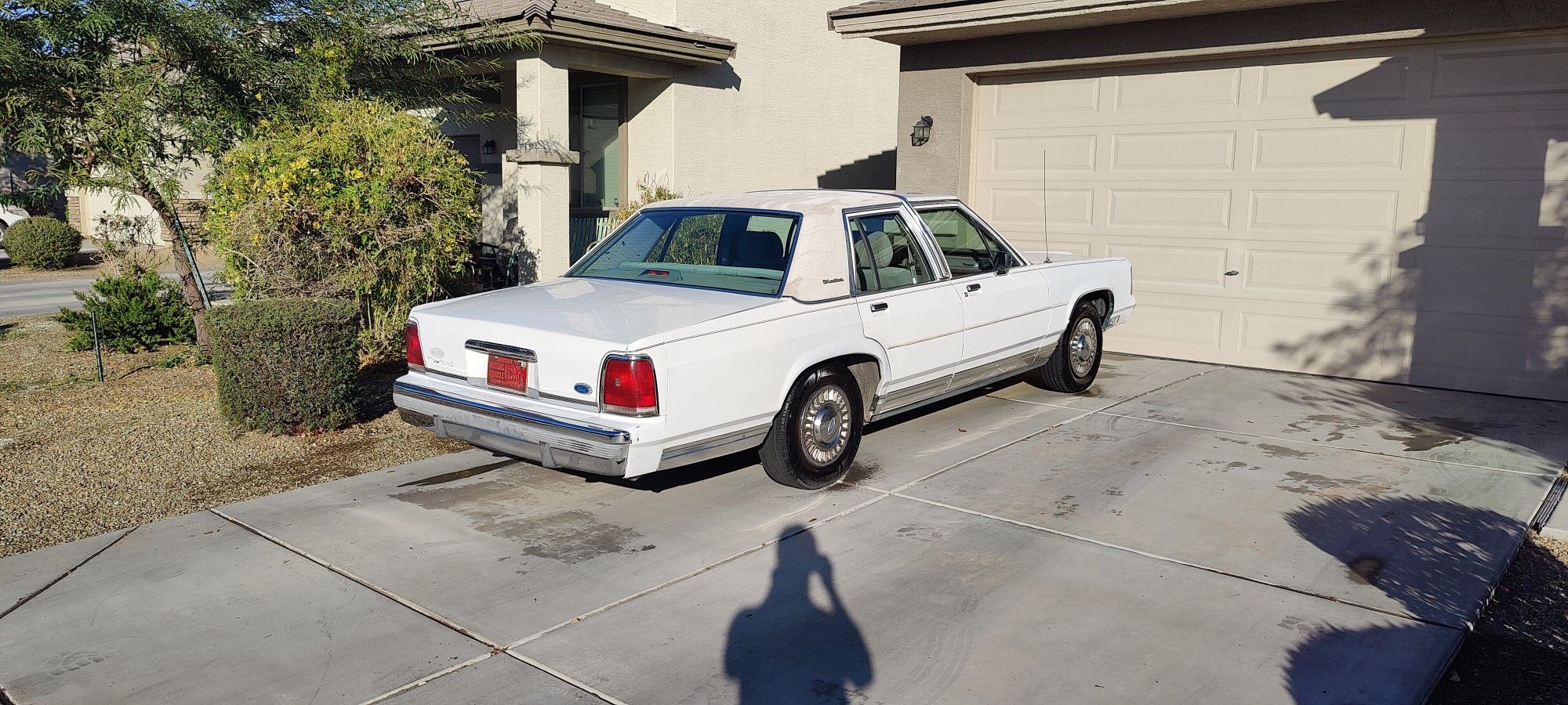 1989 Ford Crown Victoria for Sale in Glendale, AZ - OfferUp