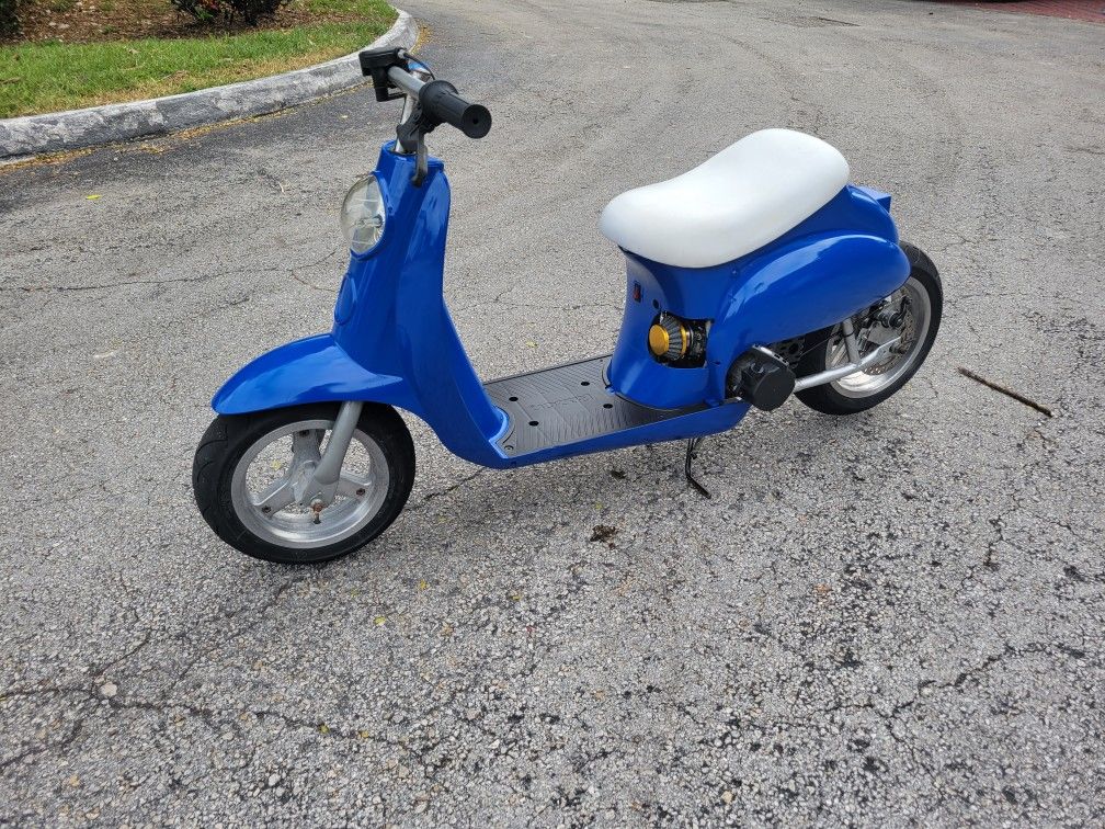 Custom Razor Scooter 49cc swapped!!! for Sale in Miami, FL - OfferUp