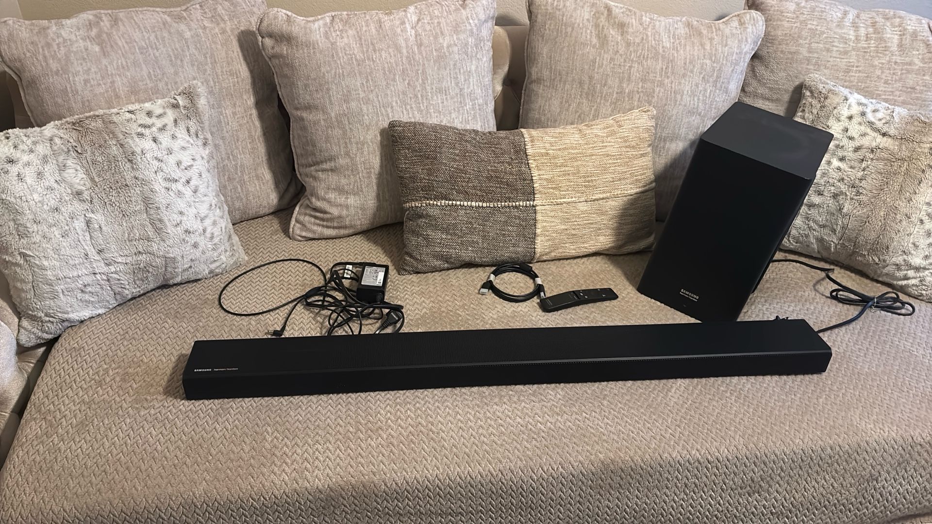 Samsung Sound Bar And Sub Box for Sale in San Antonio, TX - OfferUp
