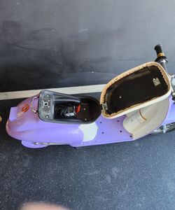 Razor Pocket Mod Betty Electric Scooter for Sale in Le Perray-en ...