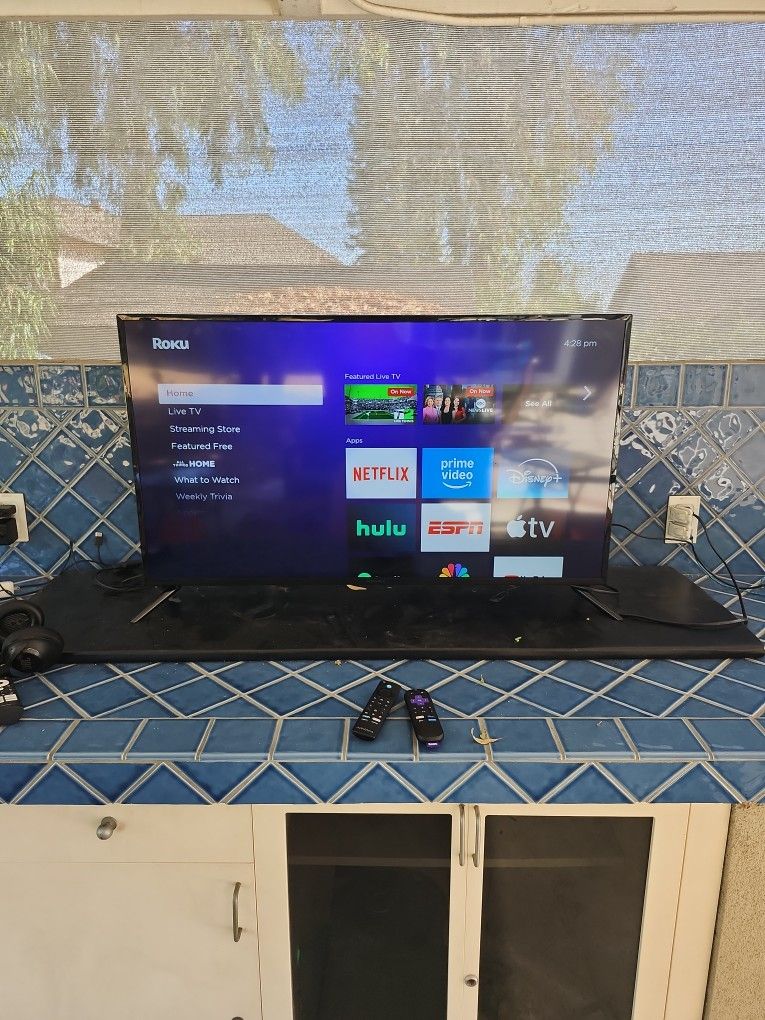 42 Inch Insignia TV (Roku & Fire) for Sale in Claremont, CA - OfferUp