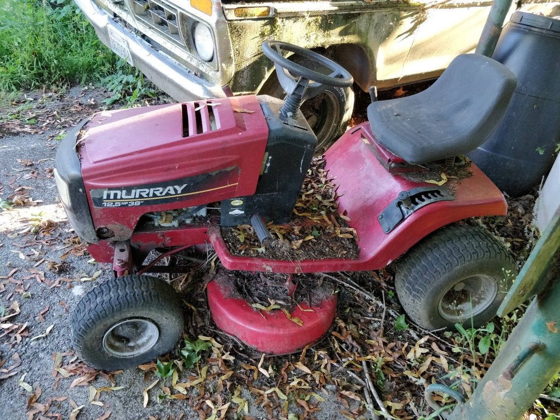 12.5 hp Riding Lawn Mower 38"Deck. Murray for Sale in Auburn, WA - OfferUp