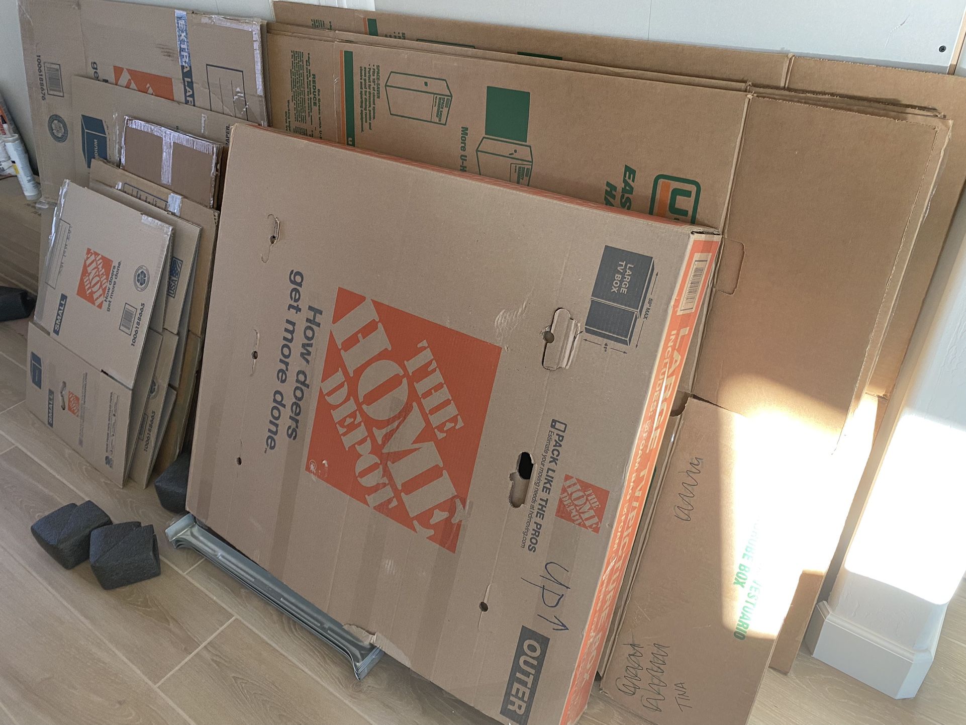 Wardrobe Boxes, TV Box, LG, Med And SM Boxes for Sale in Queen Creek ...