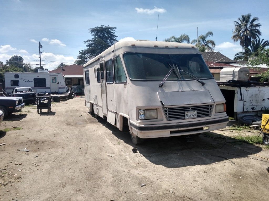 1991 Fleetwood Bounder 28 foot RV Motorhome for Sale in Shadow Hills, CA - OfferUp