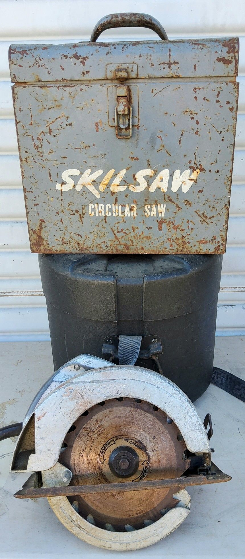 Vintage 70s Skil 554 8 1/4" circular saw with original metal case. for ...