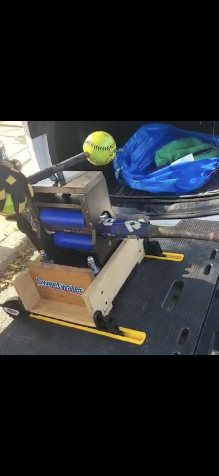 Bat Rolling Softball And Baseball BATS for Sale in Queens, NY - OfferUp