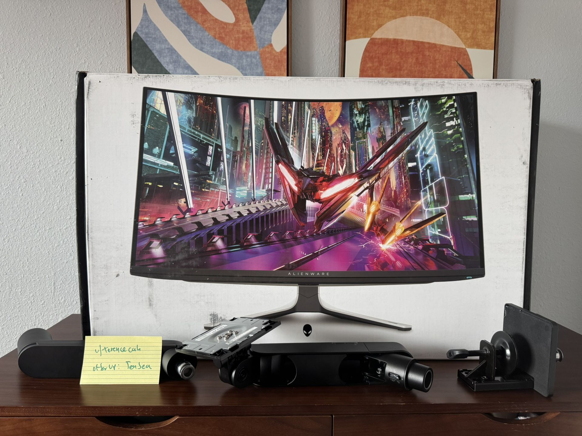 Alienware 32” 4K OLED 240hz Gaming Monitor + MONITOR ARM for Sale in ...