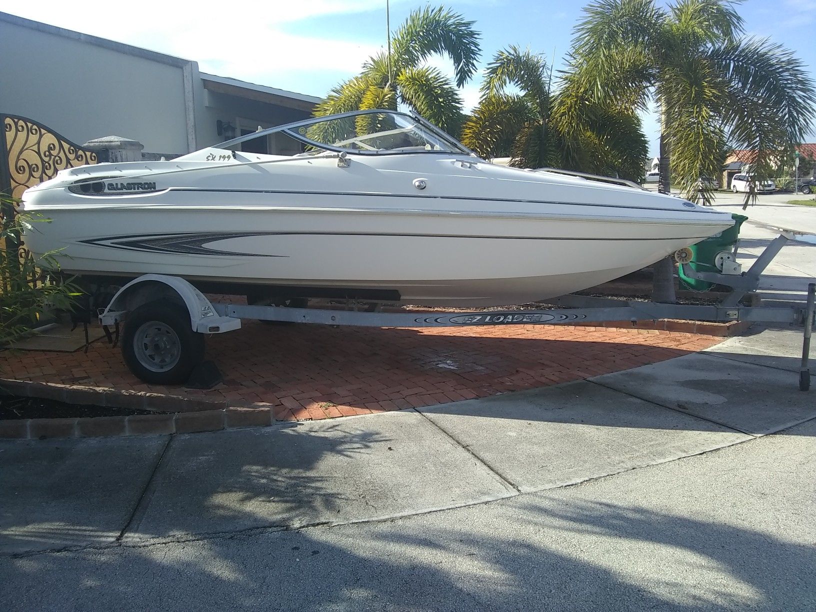 2001 19 ' Glastron SX 199 Cuddy Cabin Stern Drive Power Boat for Sale ...