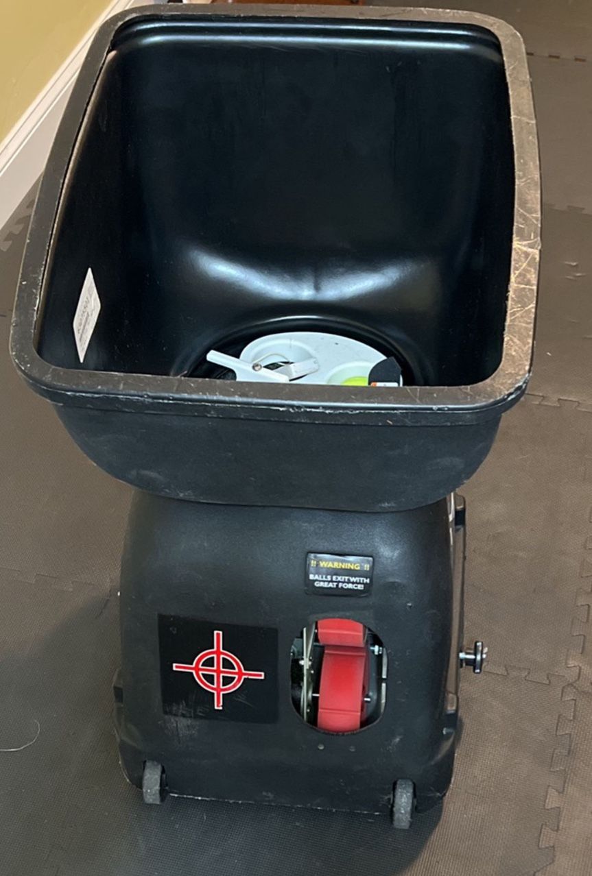I-SAM Tennis Ball Machine for Sale in Oakland Park, FL - OfferUp