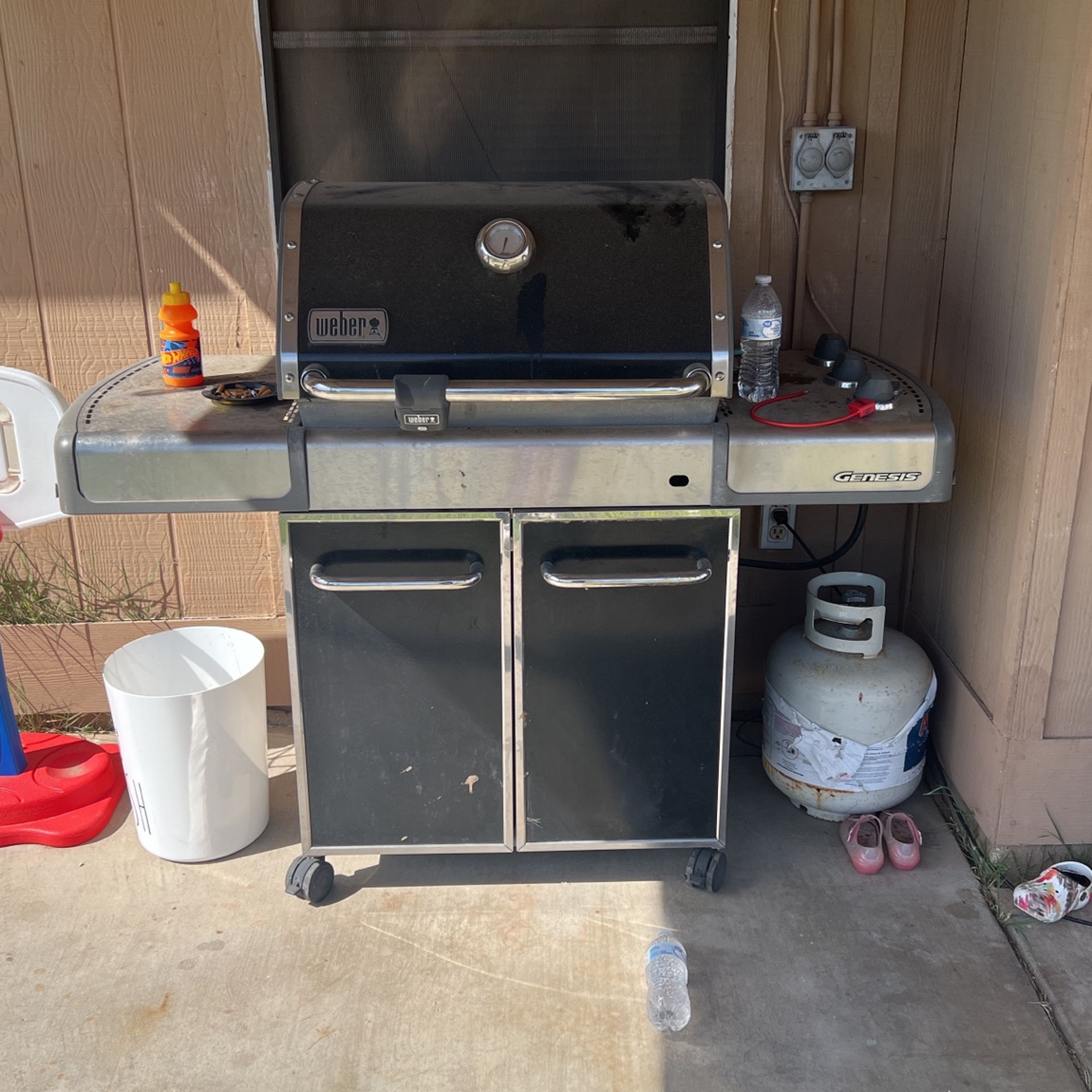 Weber Genesis Propane And Or Charcoal BBQ Grill for Sale in Phoenix, AZ ...