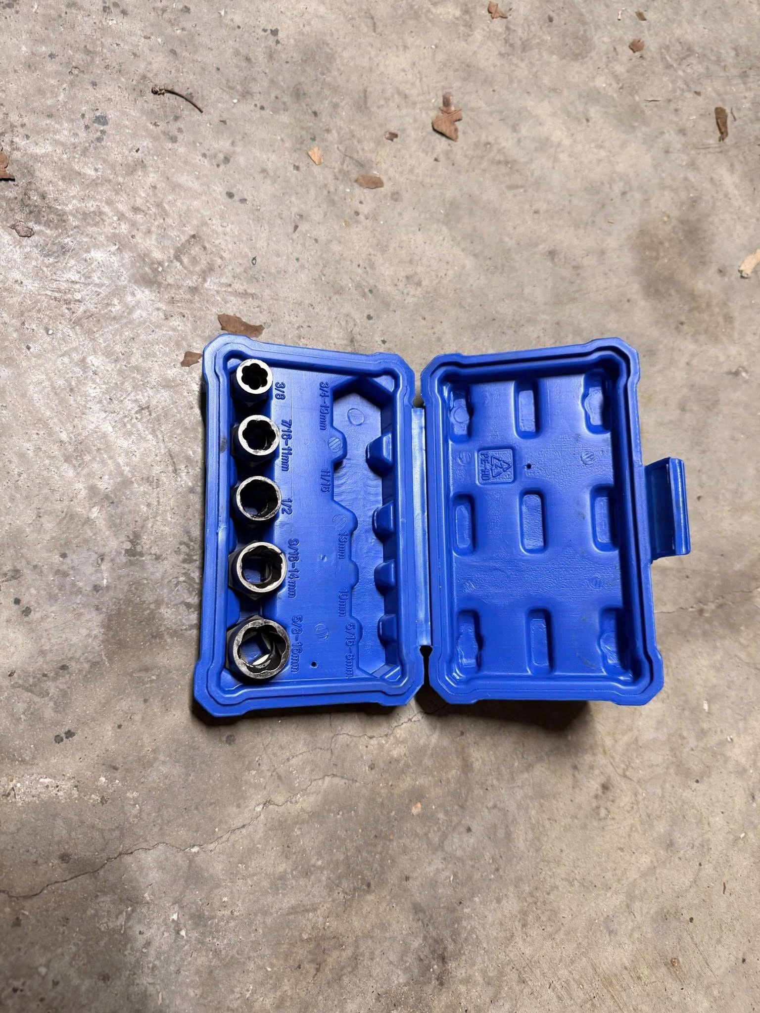 Kobalt 5-Pack Metric & Standard (SAE) Assorted Drive Bolt Extractor Set ...