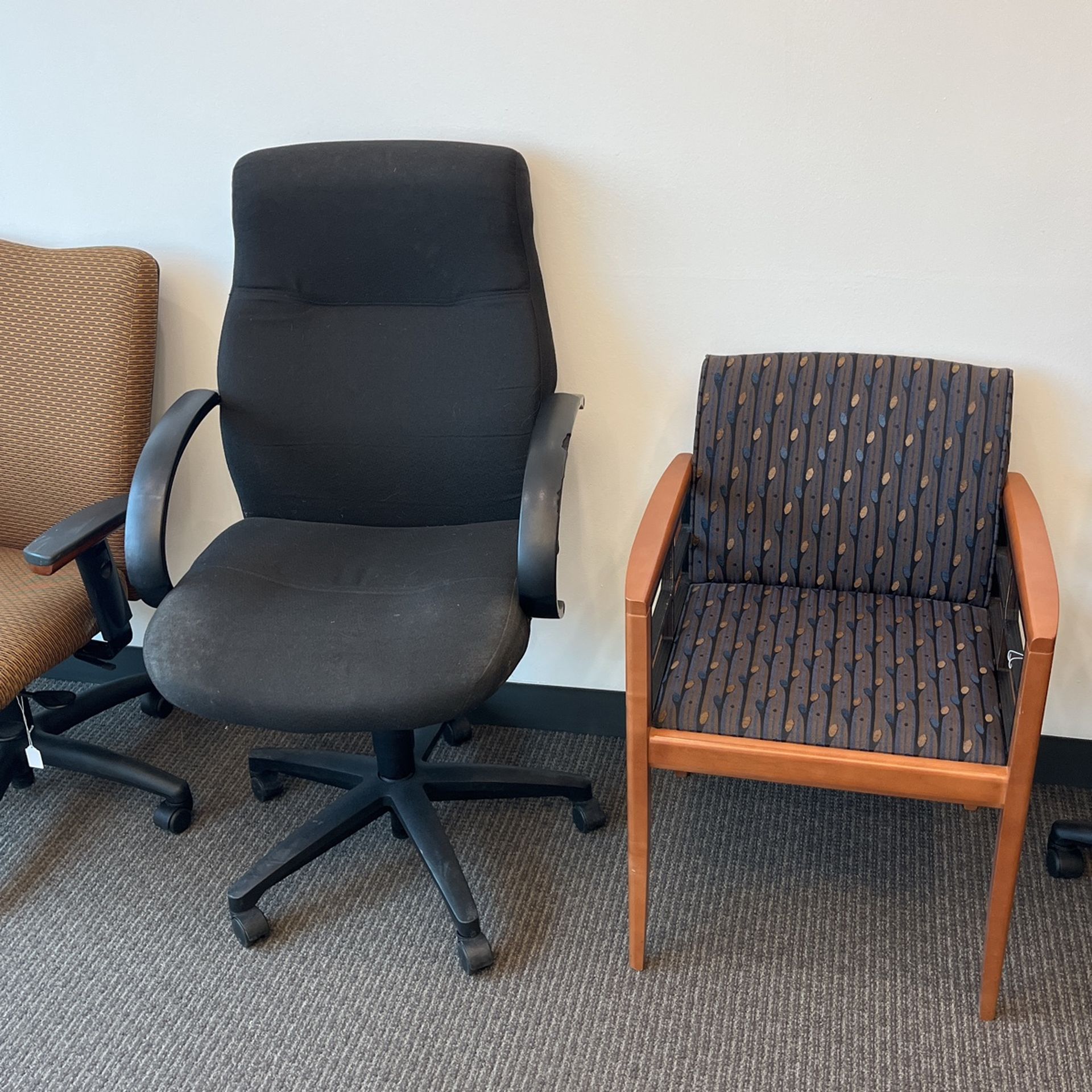 Free Desk Chairs for Sale in Lombard, IL - OfferUp