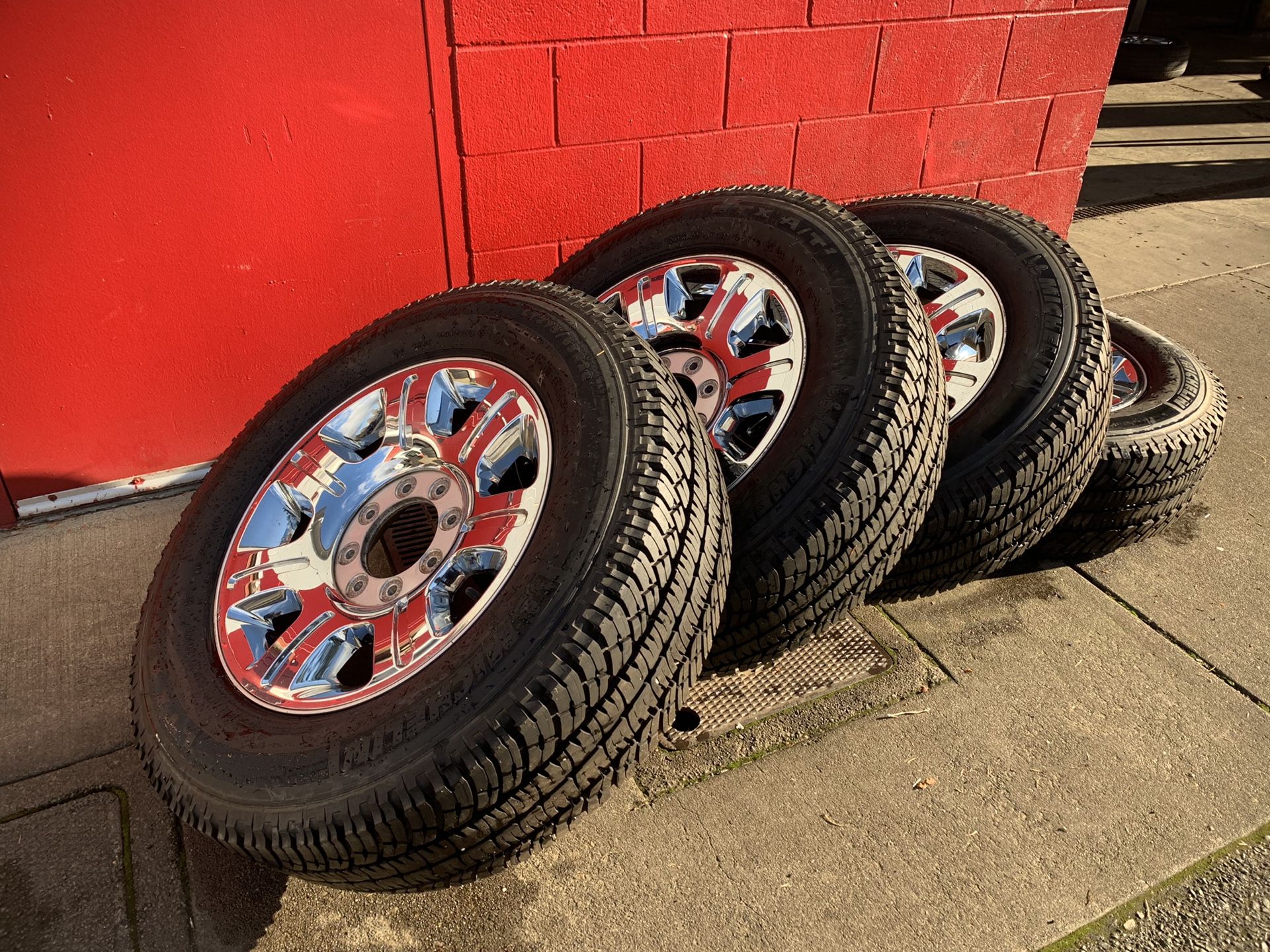 20 inch Truck tires and rims. Like new. for Sale in Olympia, WA - OfferUp