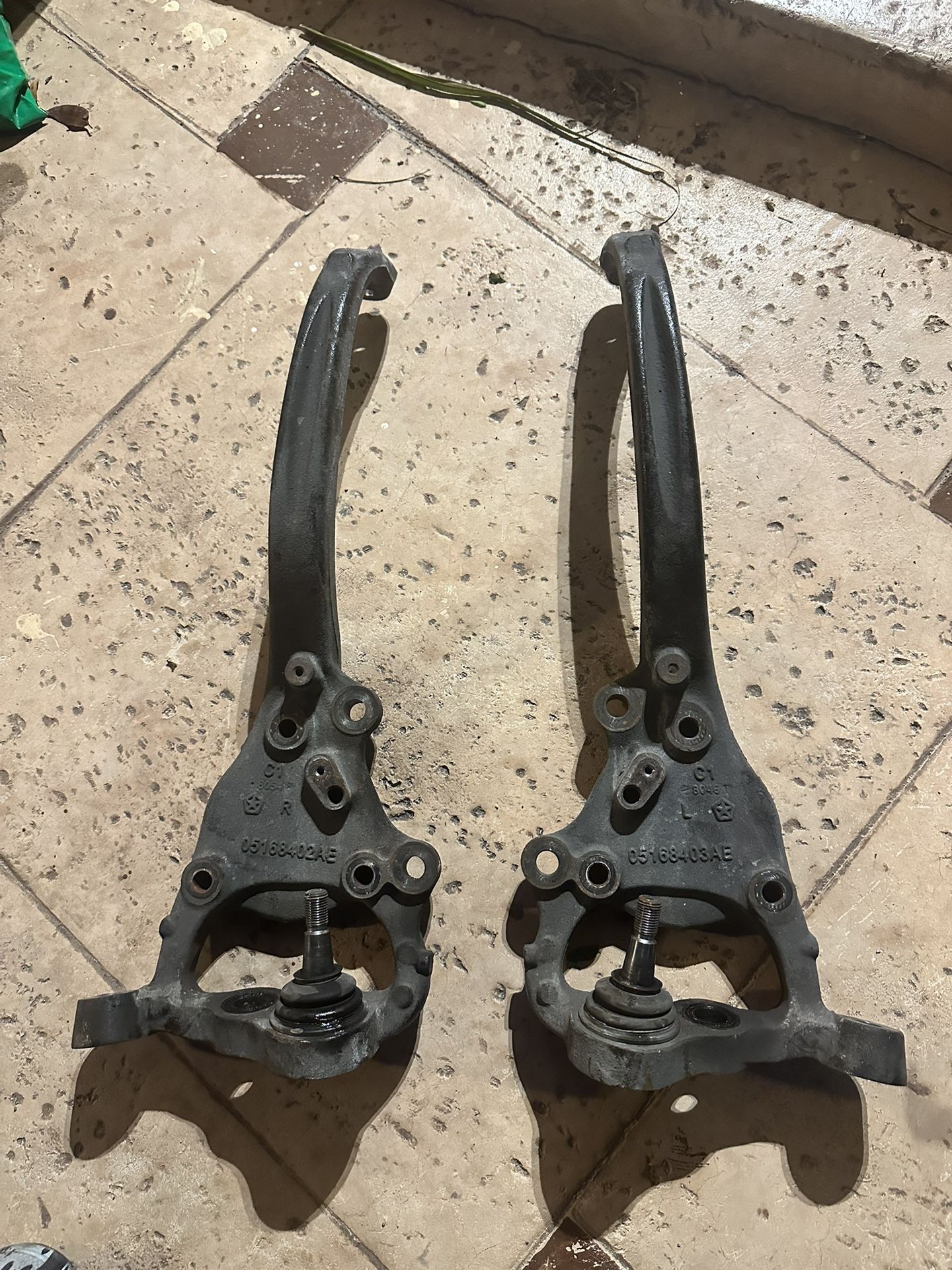 Oem Front Spindle For Dodge Charger/ Challenger And Chrysler 300 for ...