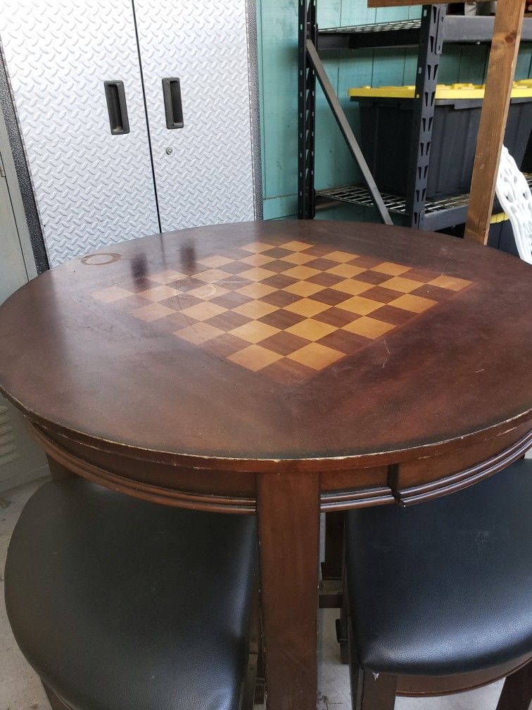 Super Cool TABLE AND CHAIRS ITS AVAILABLE for Sale in San Diego, CA ...