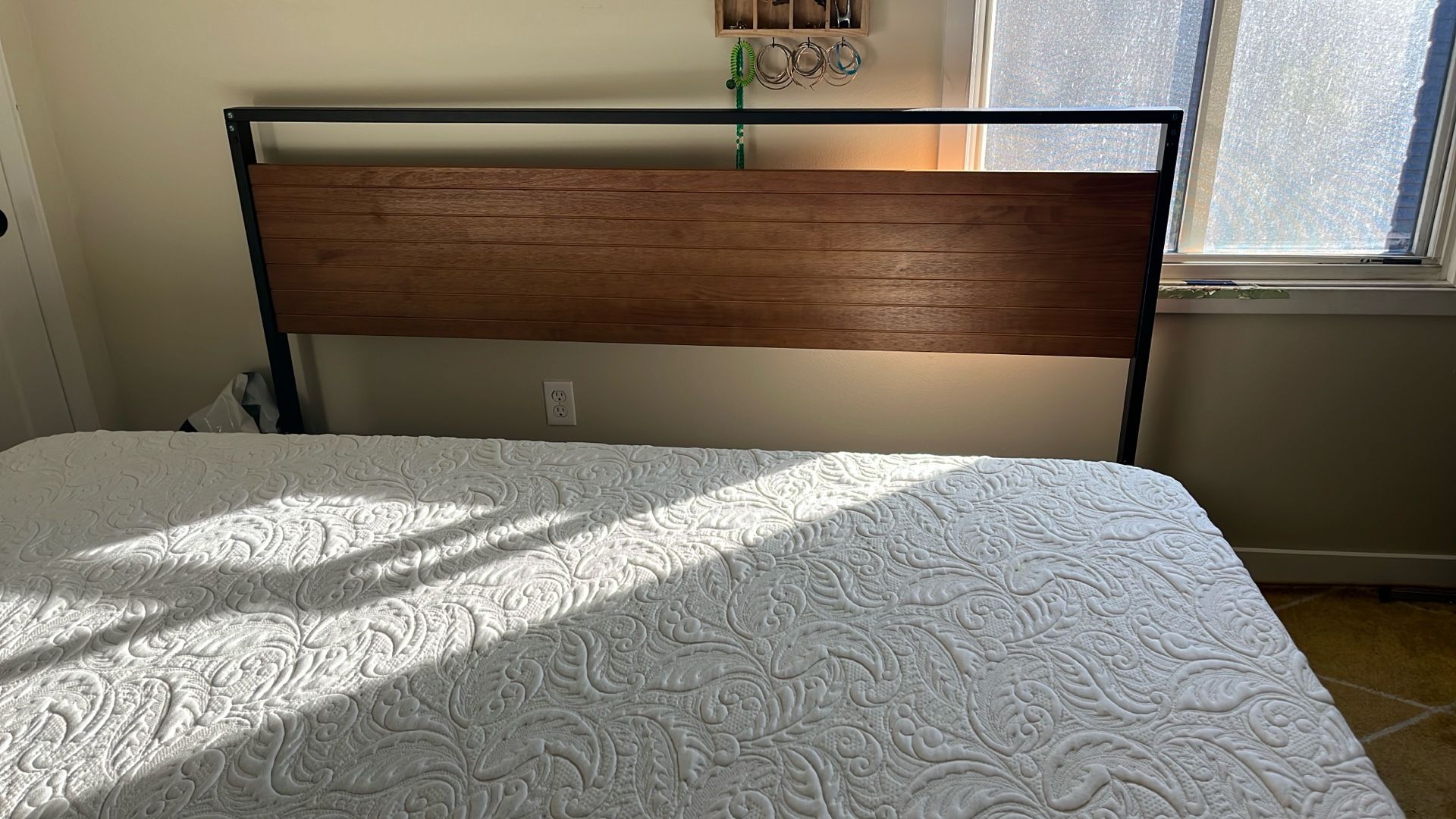 Free King Bed Frame for Sale in Pasadena, CA - OfferUp