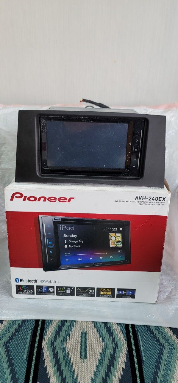 Pioneer AVH-240EX for Sale in West Los Angeles, CA - OfferUp