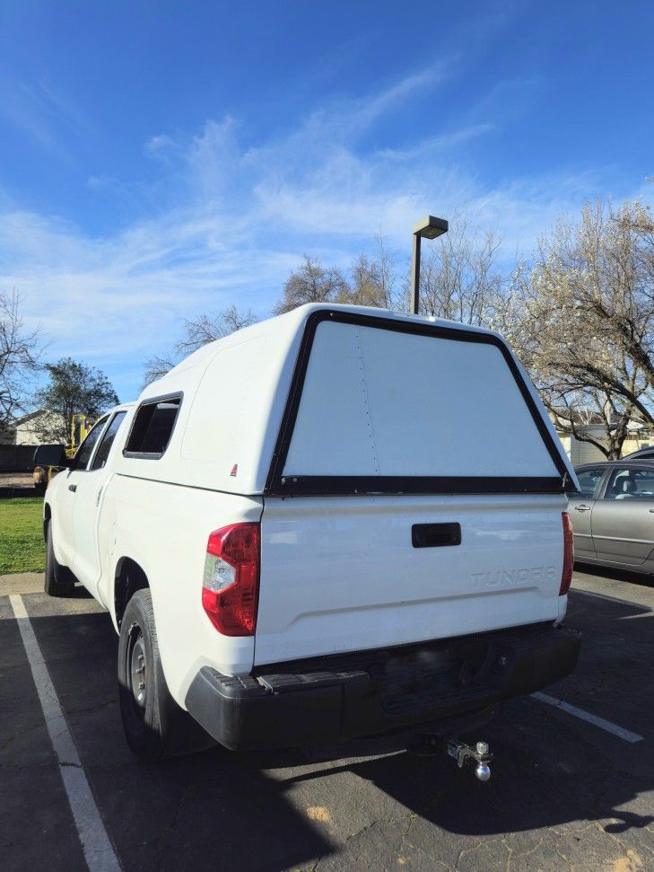 Leer Truck Camper Shell for Sale in Rancho Cordova, CA - OfferUp