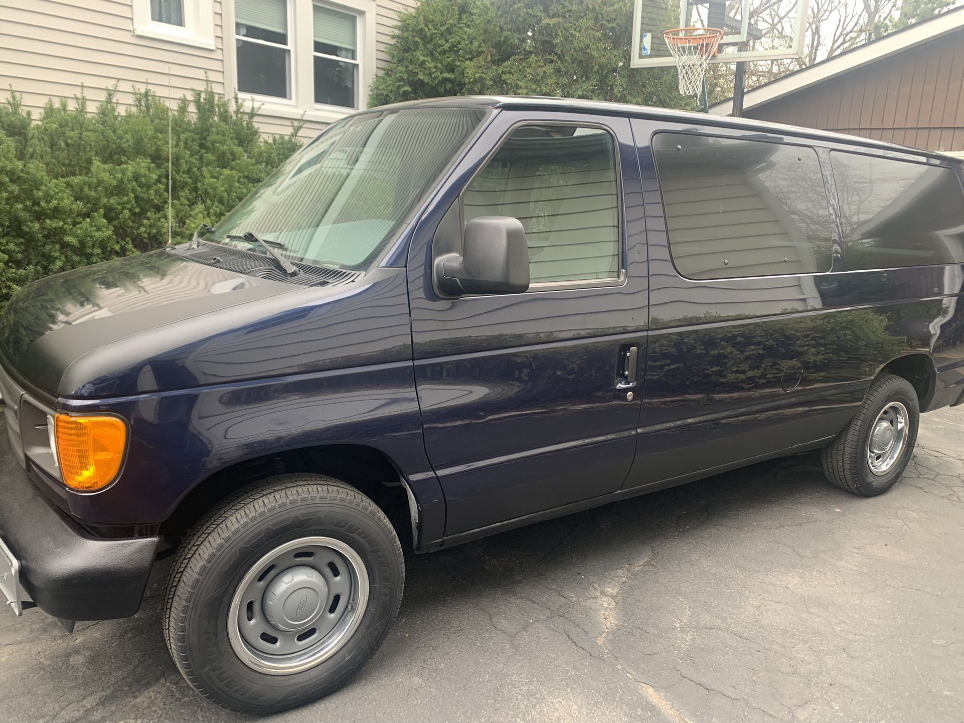 2004 Ford E-150 for Sale in Highland Park, IL - OfferUp