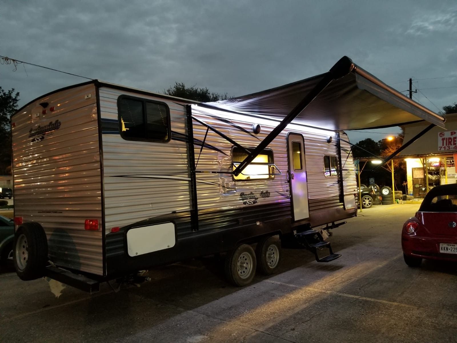 2018 TRAILA RV 28 PIES $$8,900$ O.B.O for Sale in Spring, TX - OfferUp