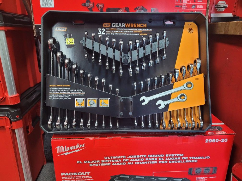 GEAR WRENCH 32 PC SAE/METRIC RATCHETING & STUBBY SET for Sale in ...