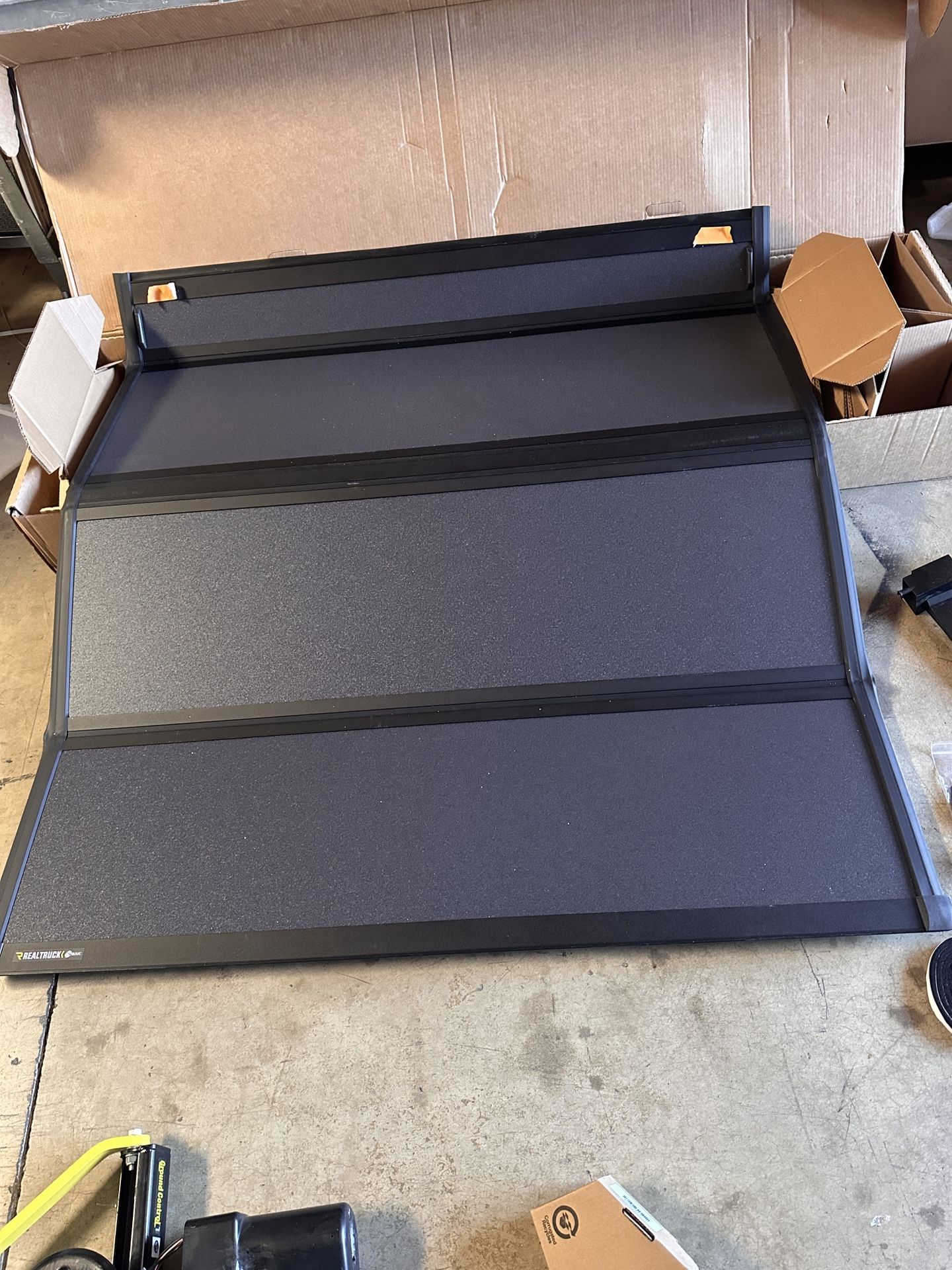 BAK 448226 BAKFlip MX4 Folding Cover for 20 to 25 Ram 1500 5'7" Bed w ...