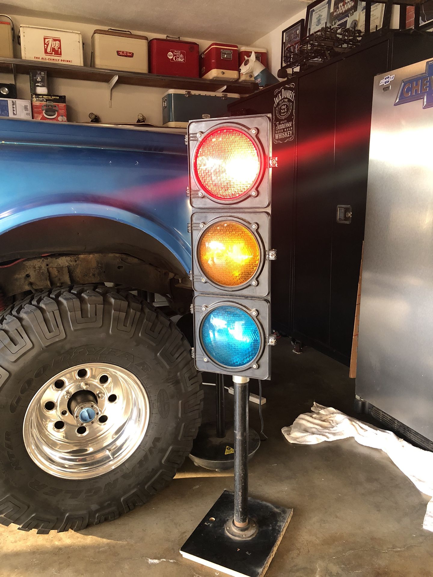 Vintage Traffic Light for Sale in Chino, CA - OfferUp